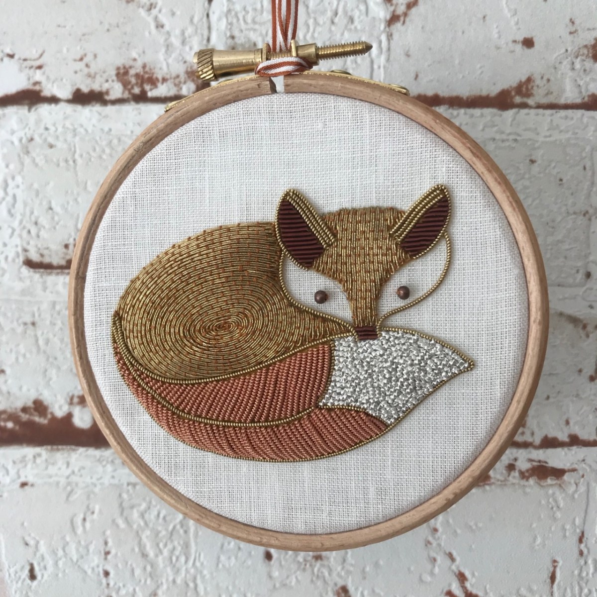 Foxy – The Stitching sheep